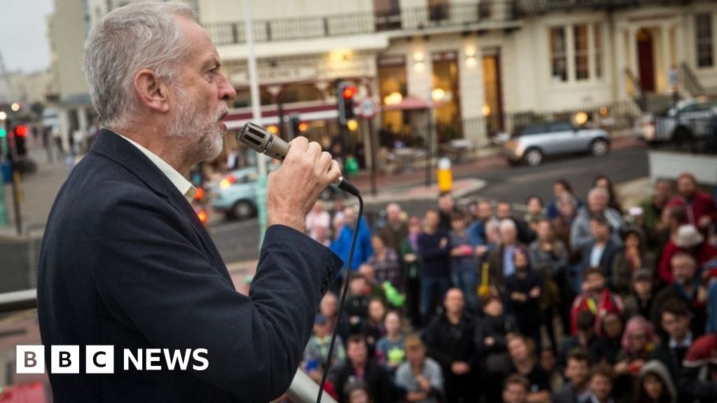 Southern rail: Jeremy Corbyn calls on government to renationalise - BBC ...