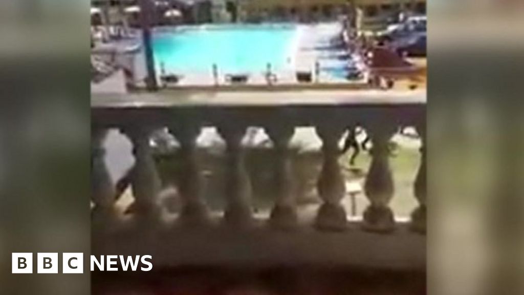 Footage shows people running from Ivory Coast attack - BBC News