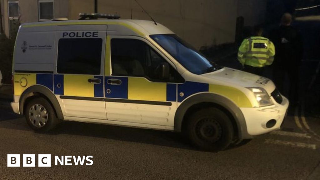 Redruth shooting: Third arrest after two hurt in incident - BBC News