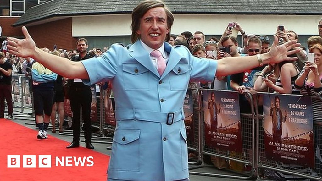 Alan Partridge superfan spends hours finding festival props - BBC News
