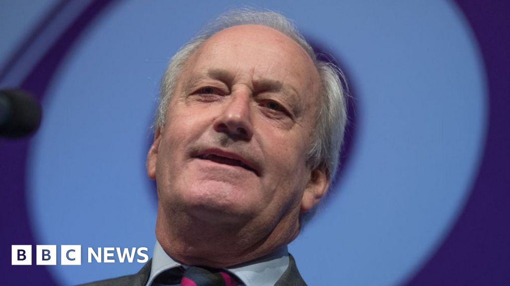 Neil Hamilton ousted as UKIP leader in Welsh Assembly - BBC News