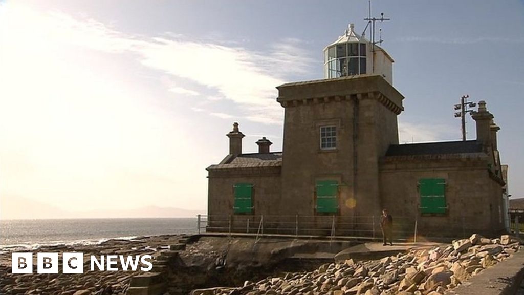 Mayo helicopter crash: Investigators recover more parts - BBC News