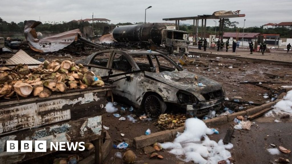 Ghana's capital rocked by huge gas blasts - BBC News