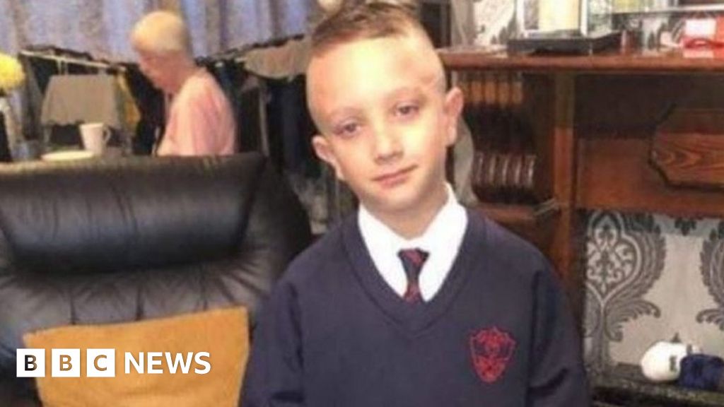 Steven Duffield: Family name Hull boy killed in accident - BBC News