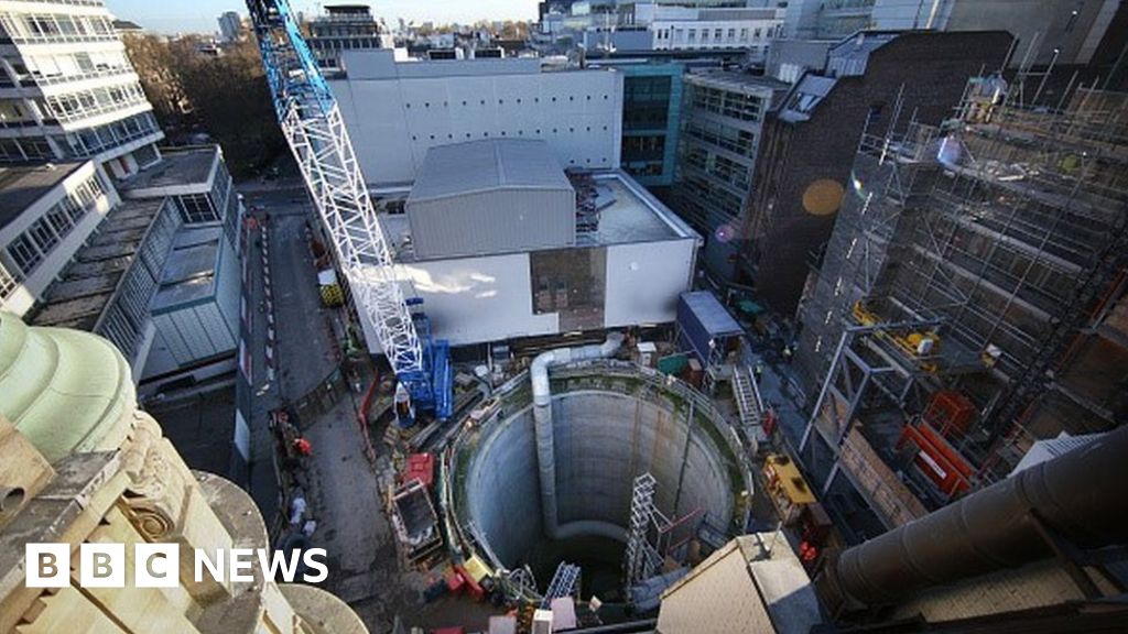 Brexit 'could affect London transport infrastructure' - BBC News