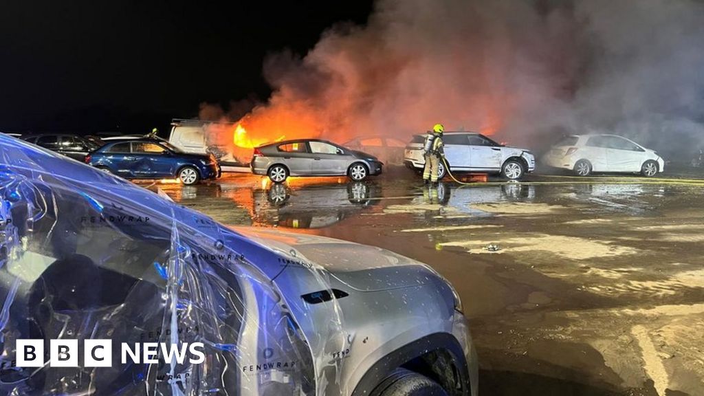 Electric vehicle fault causes Rochford salvage yard fire - BBC News