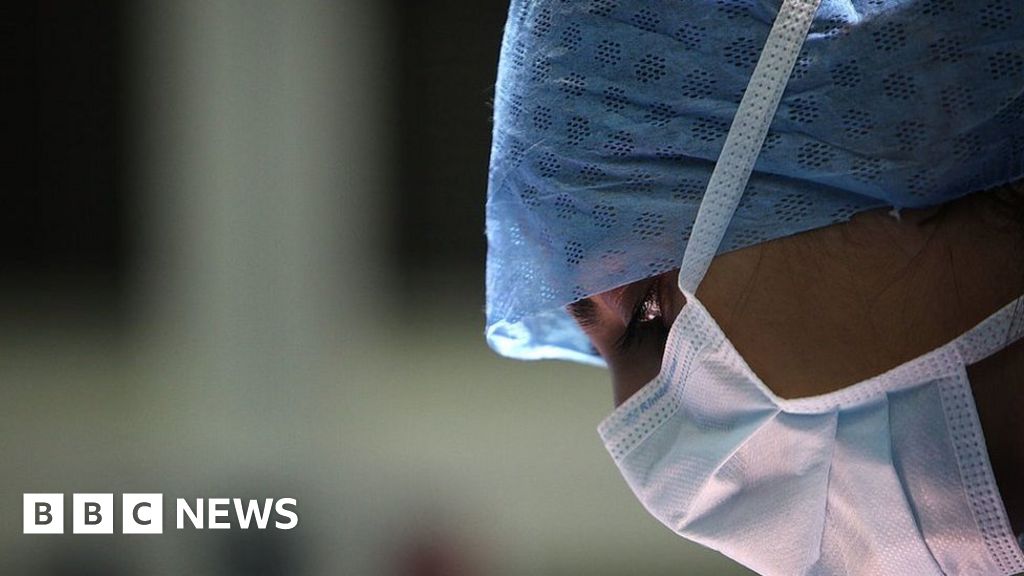 Highest paid Scottish doctors are mainly men - BBC News