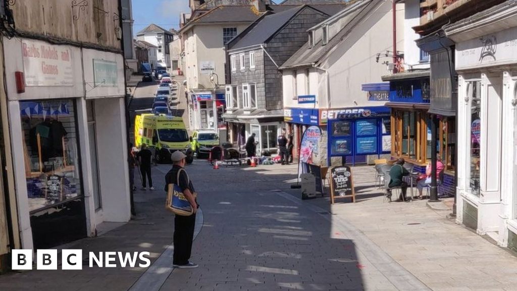 Redruth stabbing: Arrest after man, 35, found injured - BBC News