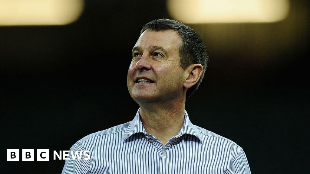 Roger Lewis: Questions over Cadw job for ex-WRU boss in bullying row ...