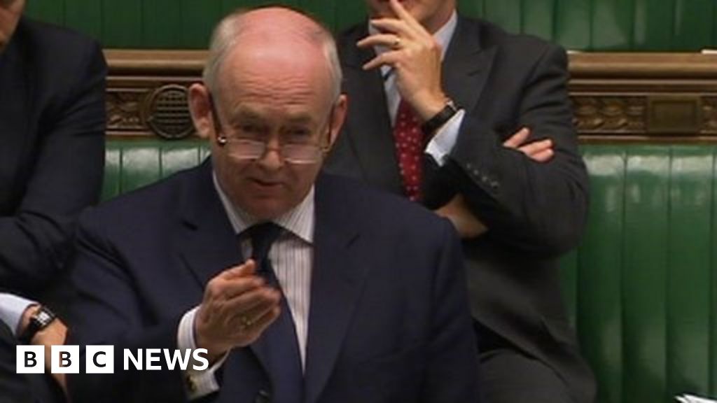 New roles for Welsh MPs after Labour reshuffle - BBC News