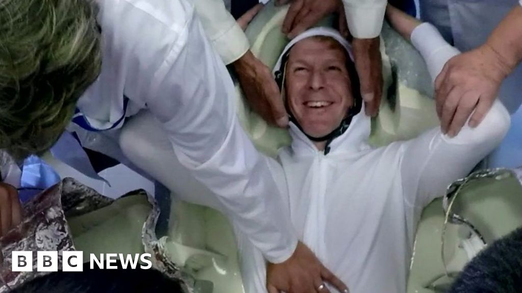 Tim Peake prepared for re-entry while still on Earth - BBC News