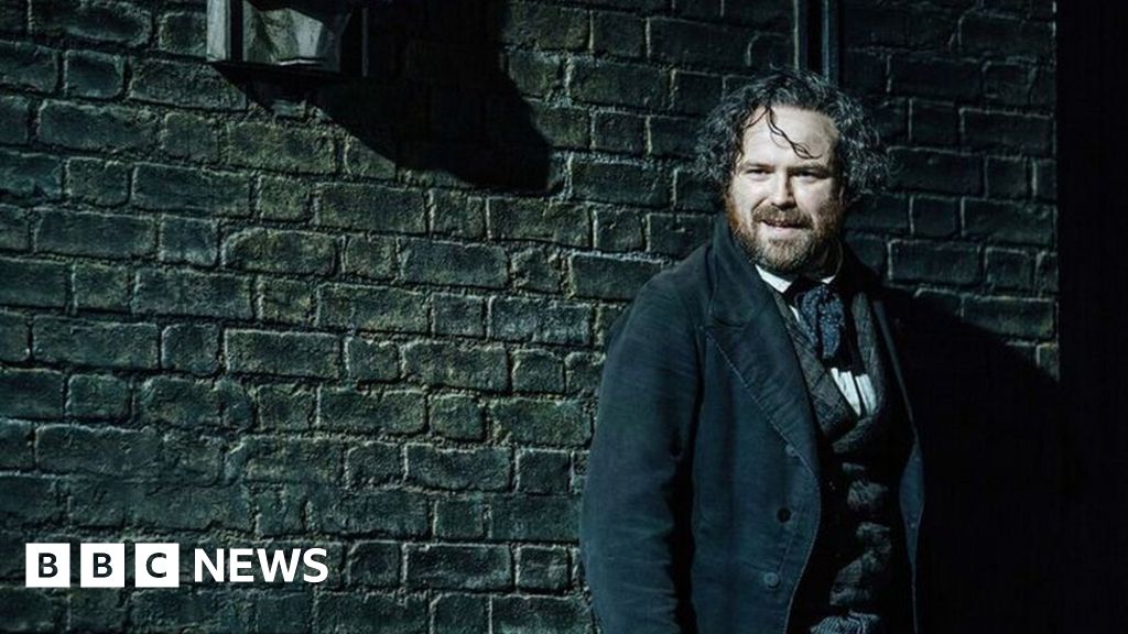 Does the Bridge Theatre's opener deserve top Marx? - BBC News