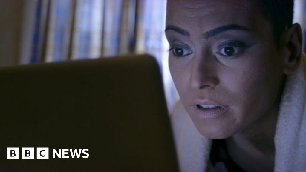 Documentary highlights dangers faced by a Muslim drag queen - BBC News