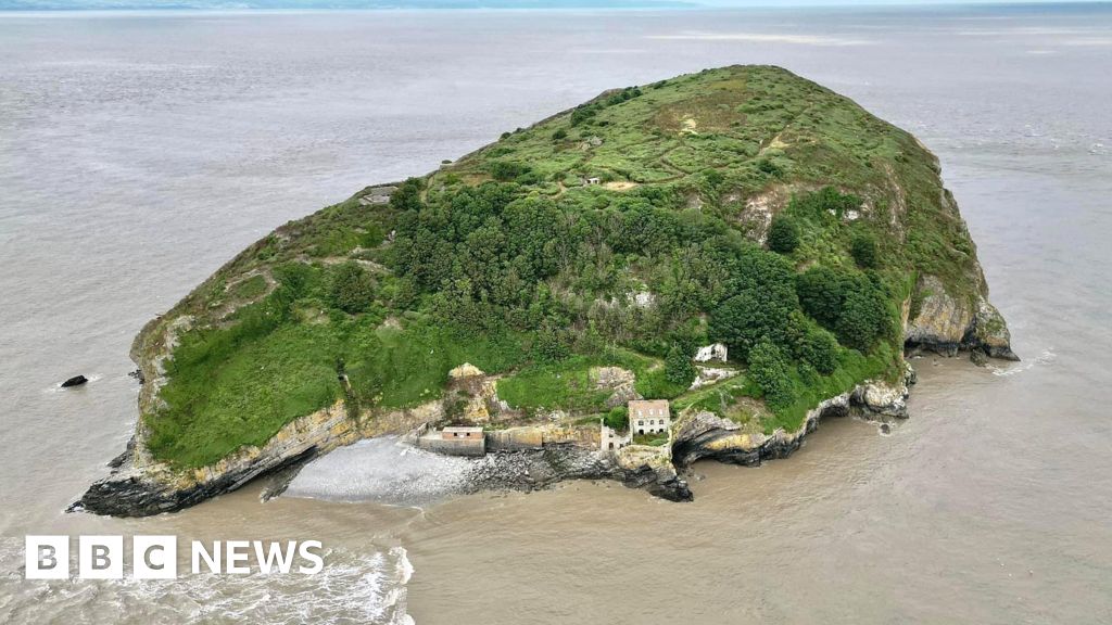 Steep Holm island needs volunteers to help run it