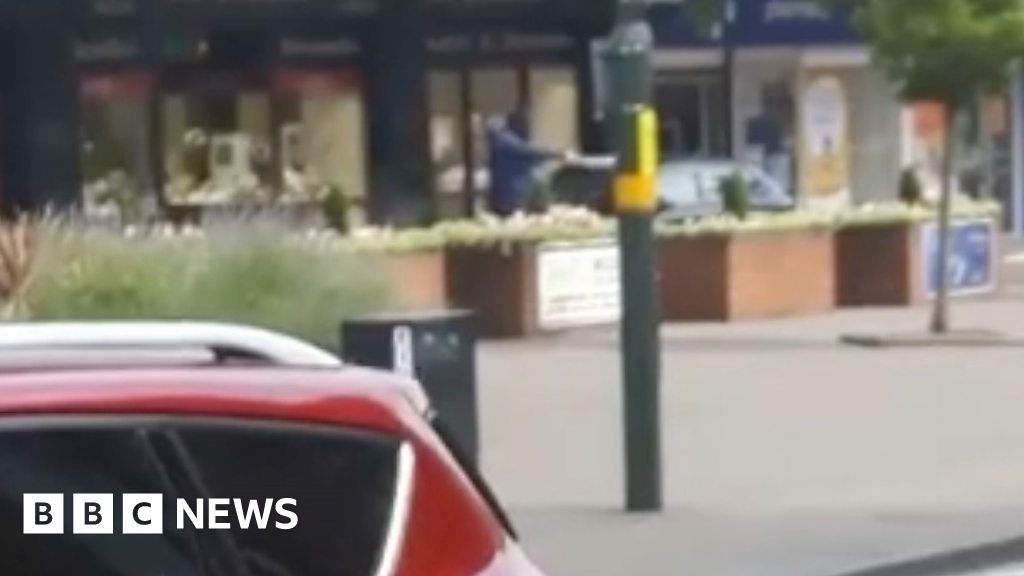 Armed robber at Harborne jewellers warns 'step back' - BBC News