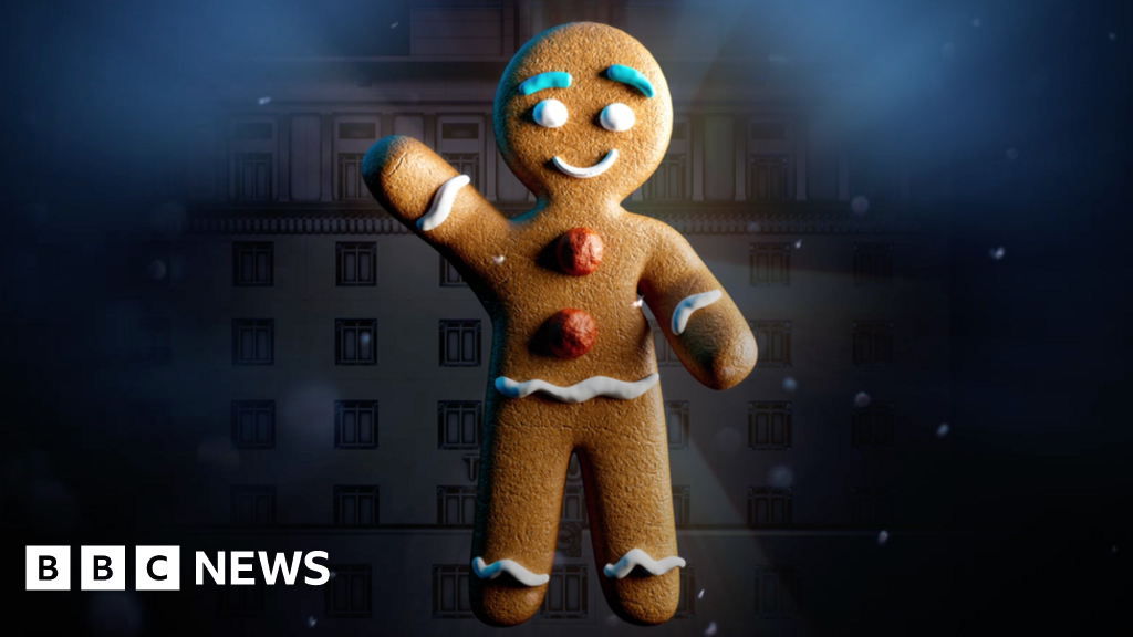 Leeds: Queens Hotel to host giant gingerbread projection - BBC News