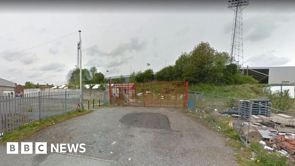 Wrexham Racecourse: 'Scandalous' if land not kept for stadium