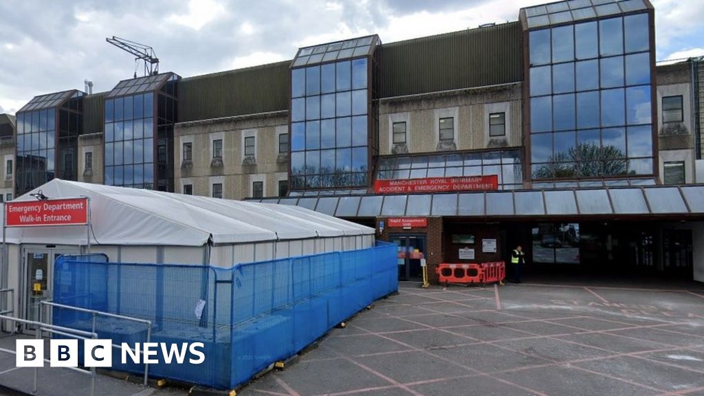 Covid: Patient numbers in Manchester hospitals 'have stabilised'