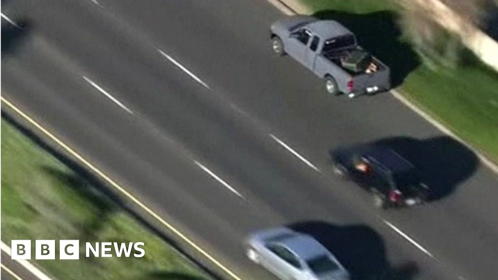 California police use special tactic to end car chase - BBC News