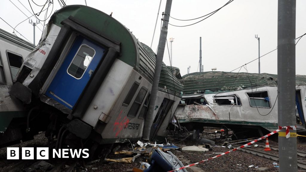 Italy train crash: Three killed in derailment near Milan - BBC News