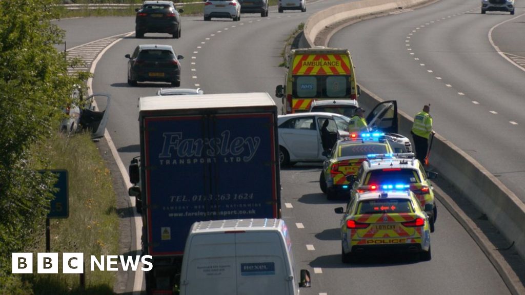 Hessle crash: Five in hospital after three cars collide on A63 into Hull