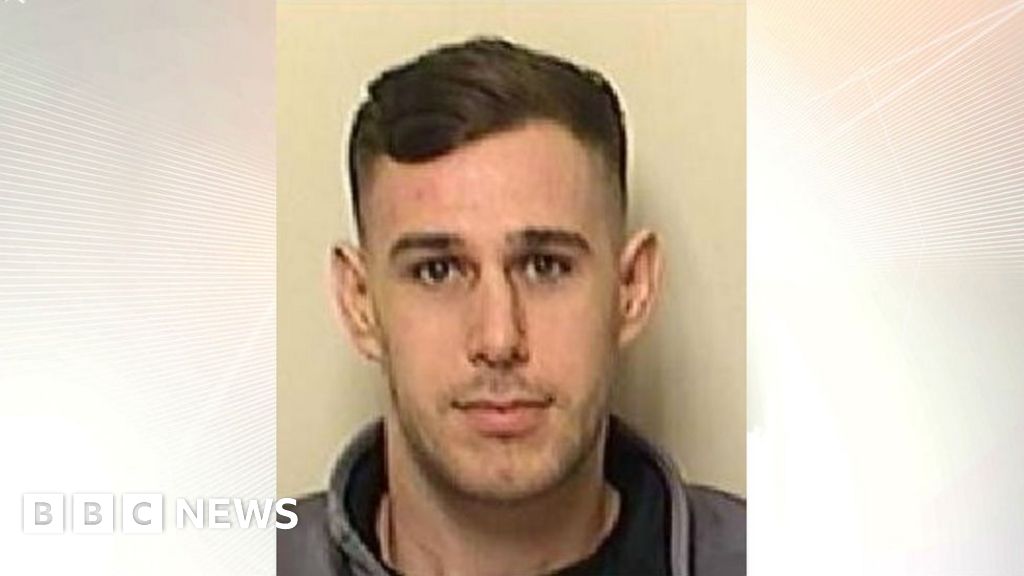 Robber serving 12 years absconds from Derbyshire prison
