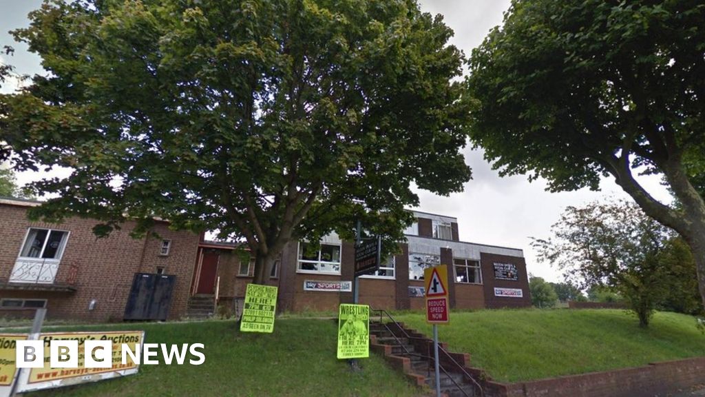 Man and stepson, 8, injured in Bilston shooting - BBC News