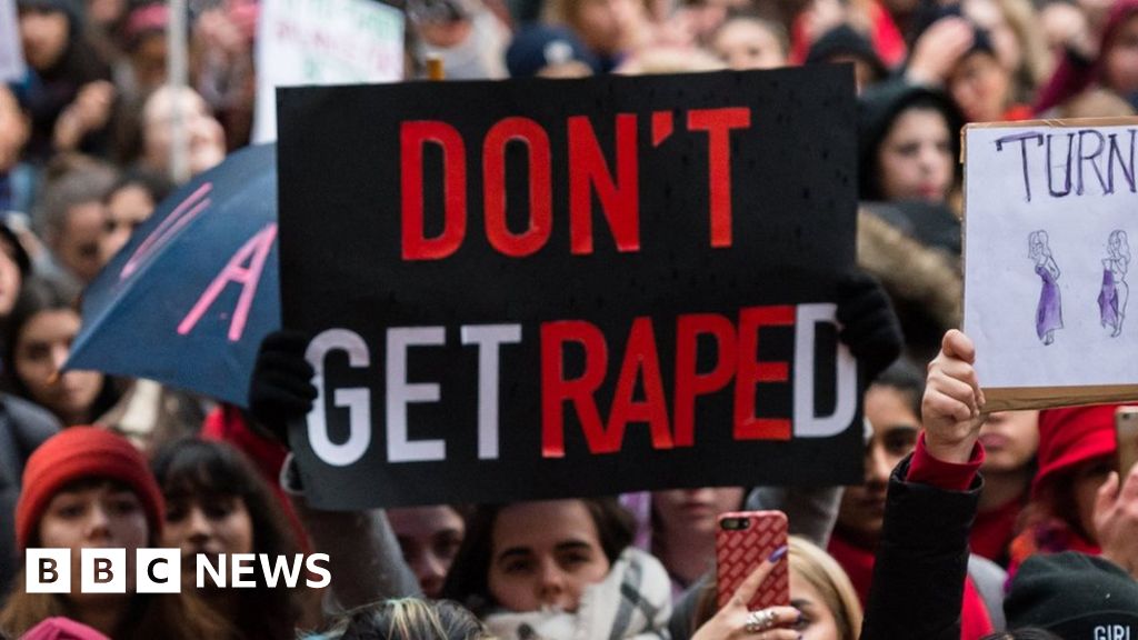 Rape convictions: Justice system near 'breaking point' - BBC News