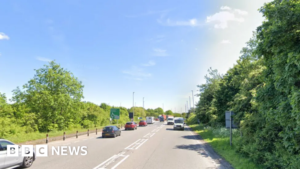 Motorcyclist in hospital after Nottinghamshire crash