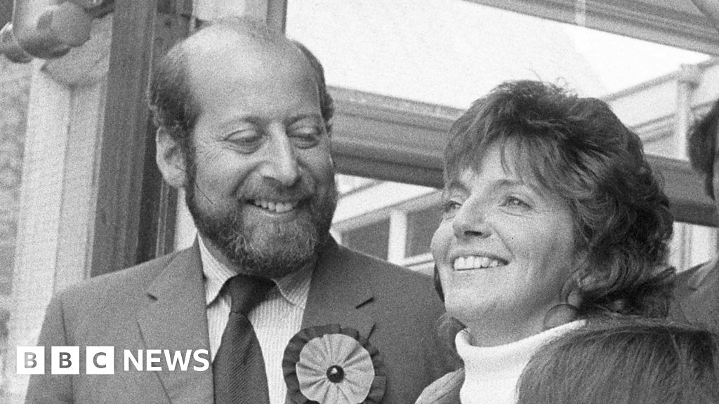 Des Wilson: Sir Clement Freud 'was an enigma' - BBC News