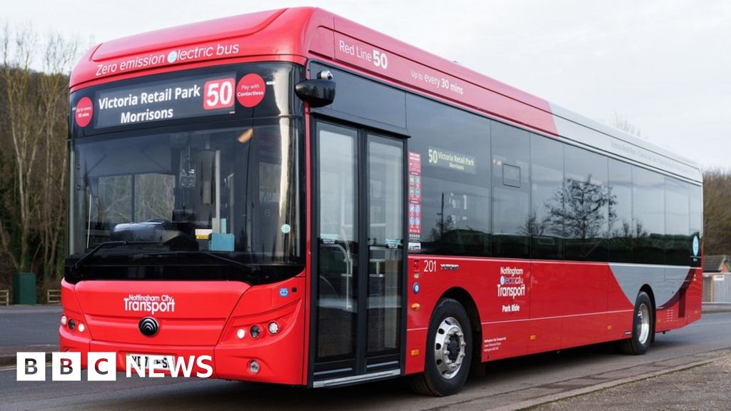 Nottingham: New fleet of electric buses take to city streets - BBC News