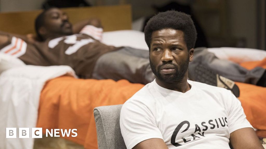 Muhammad Ali play puts icons of black America on stage - BBC News