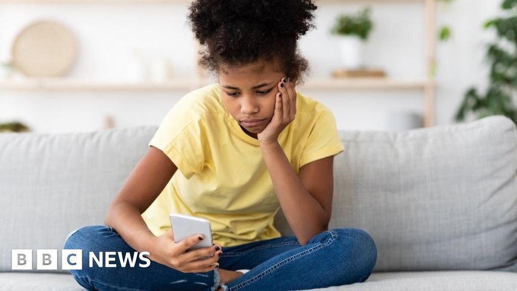 Government lays out plans to protect users online