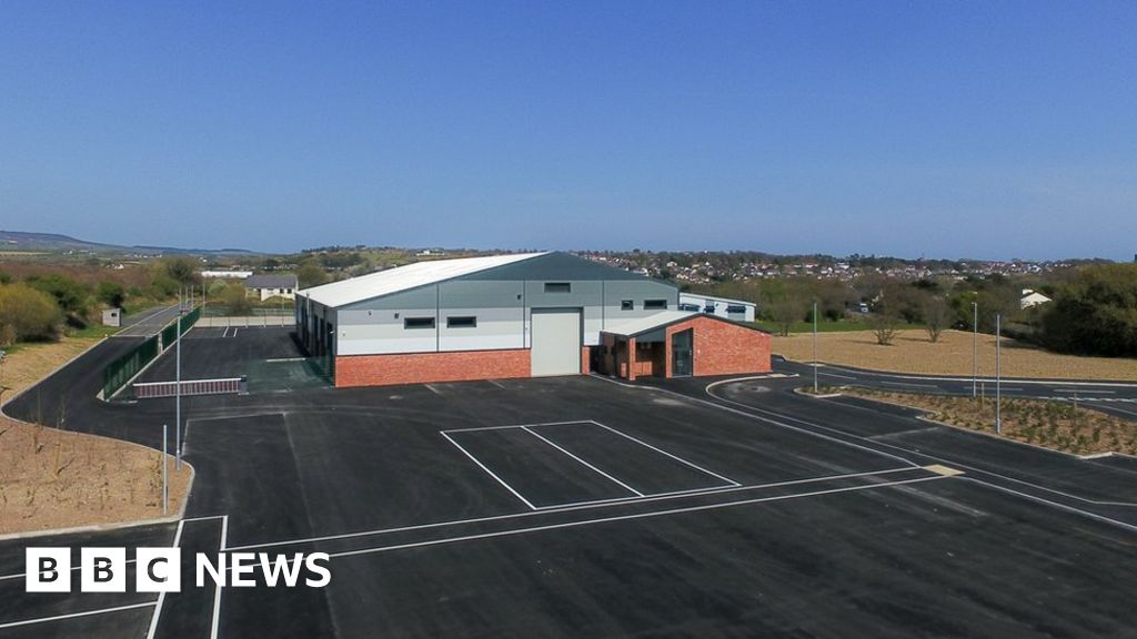 New Isle of Man vehicle and driving test centre to open - BBC News
