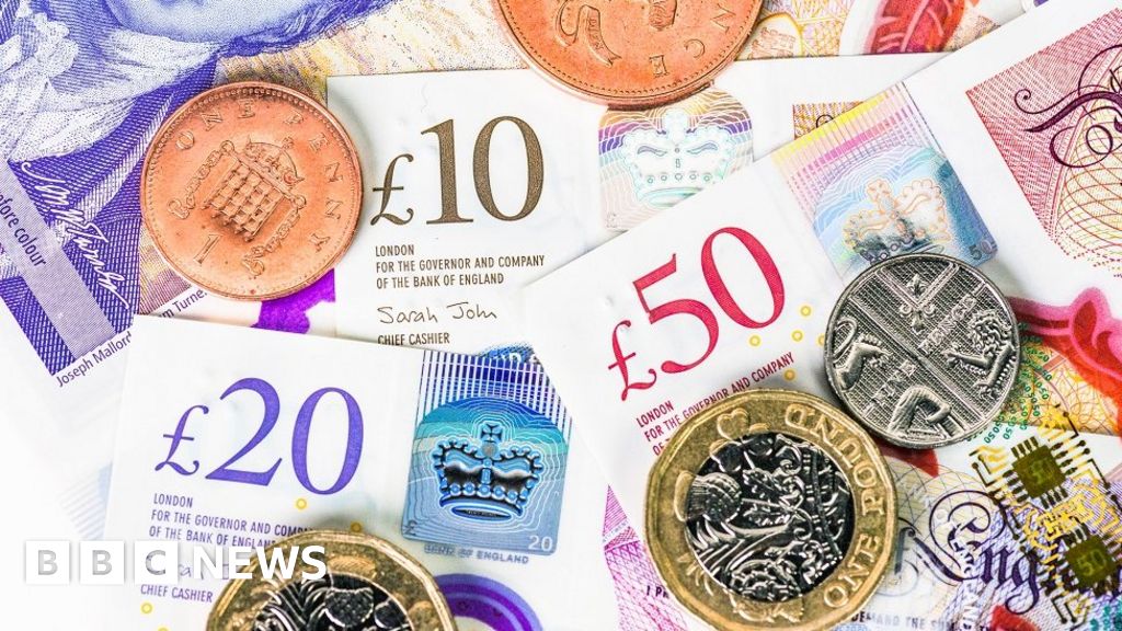 NI economy returned to growth in third quarter - BBC News