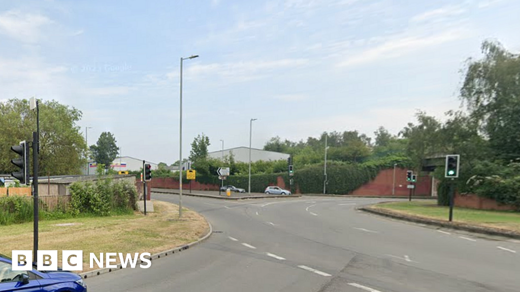 Swindon girl, 13, injured after being hit with van - BBC News