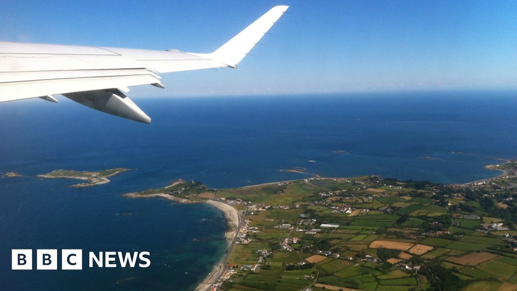 Guernsey business visitors down 39% in 2015 - BBC News