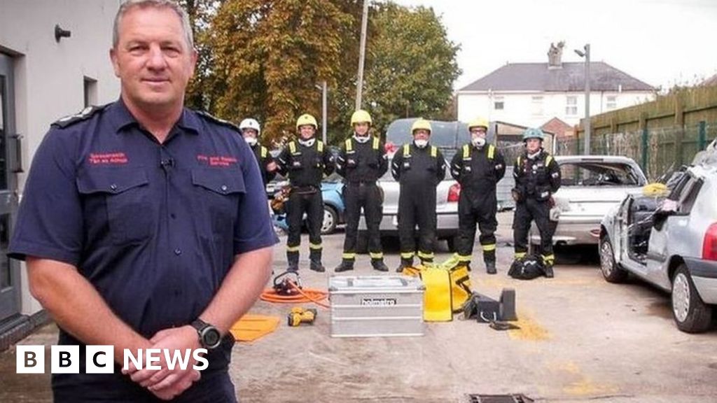 Bridgend fire station celebrates team's fourth global title - BBC News