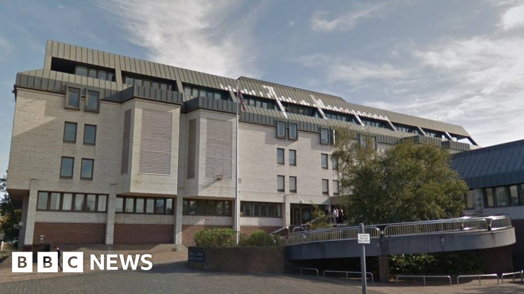 Kent's Crown Court case backlog rises by 46% - BBC News