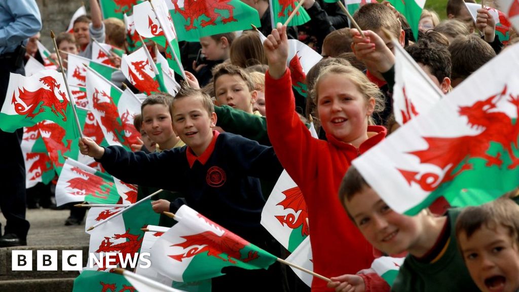 Queen Elizabeth II: The Queen was 'always touched' by Welsh welcome ...