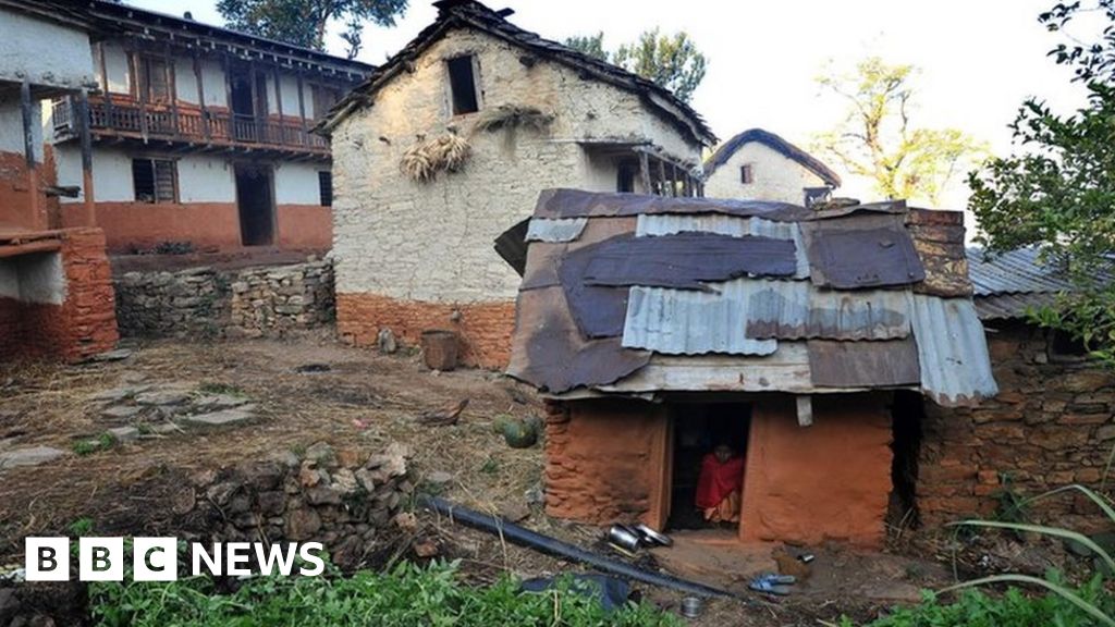 Nepal woman and children die in banned 'menstruation hut' - BBC News