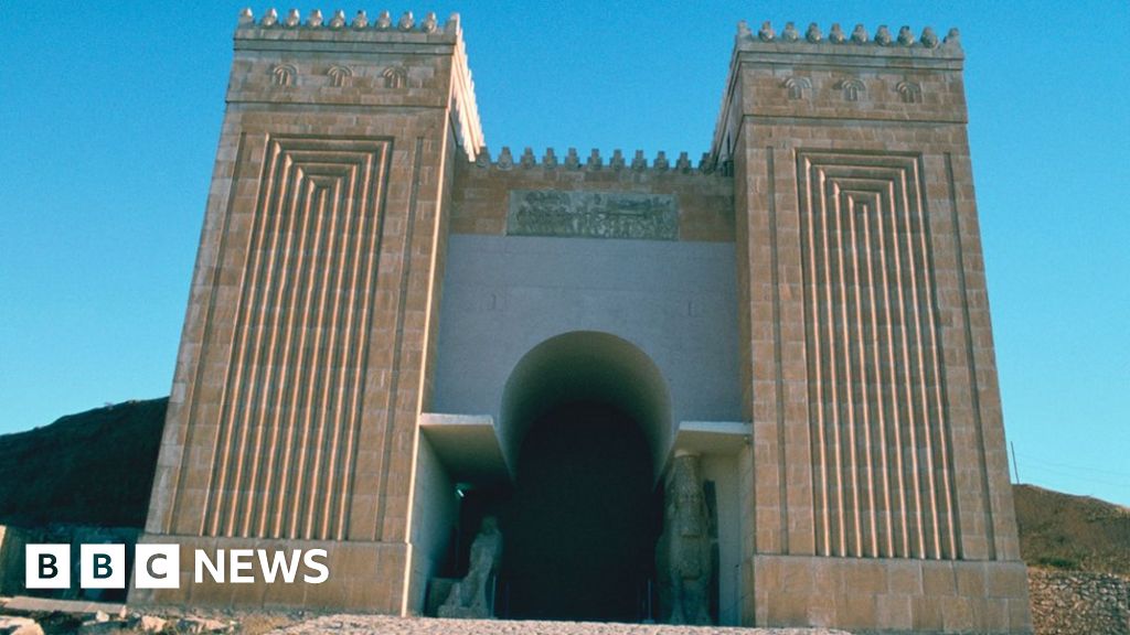 The archaeological treasures IS failed to destroy - BBC News