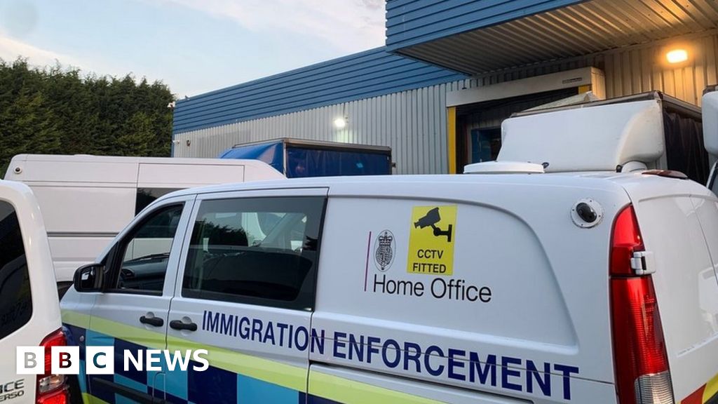 Birmingham raids in crackdown on illegal workers - BBC News