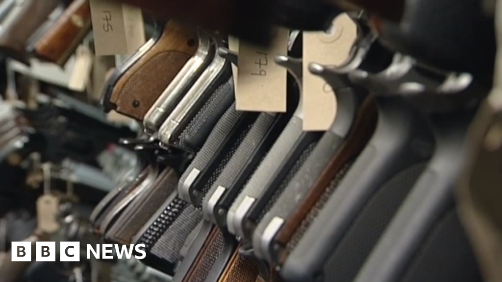 Government to crack down on antique guns due to crime links