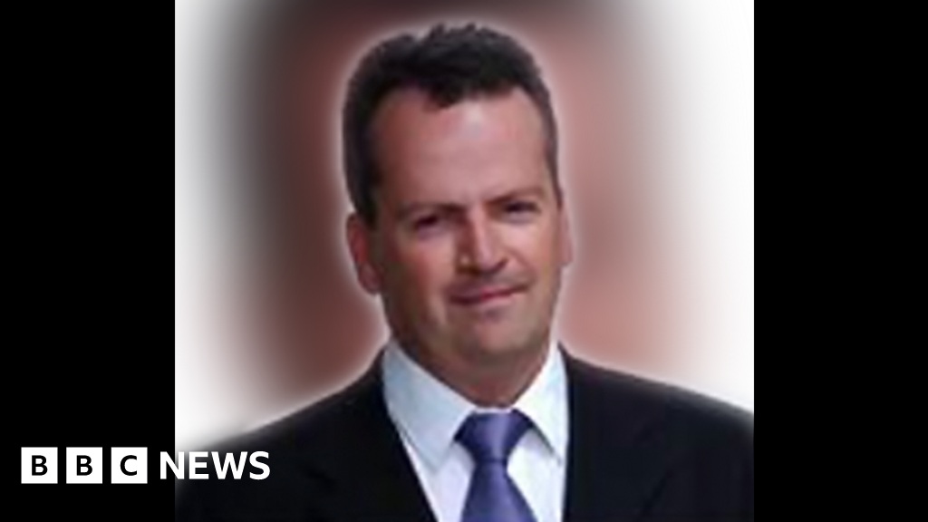 Slimming pills: Struck-off GP Michael Hopkins allowed to work again ...