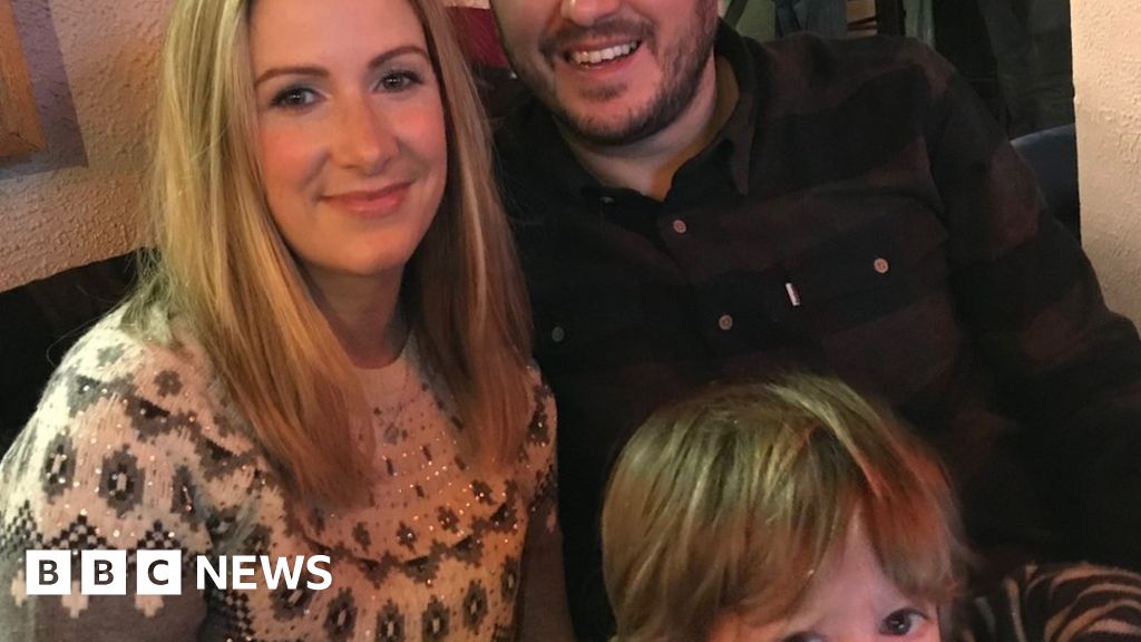 BBC presenter Rachael Bland in 'race' to finish memoir - BBC News
