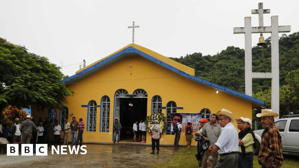 Kidnapped Mexican Catholic priest found shot dead - BBC News
