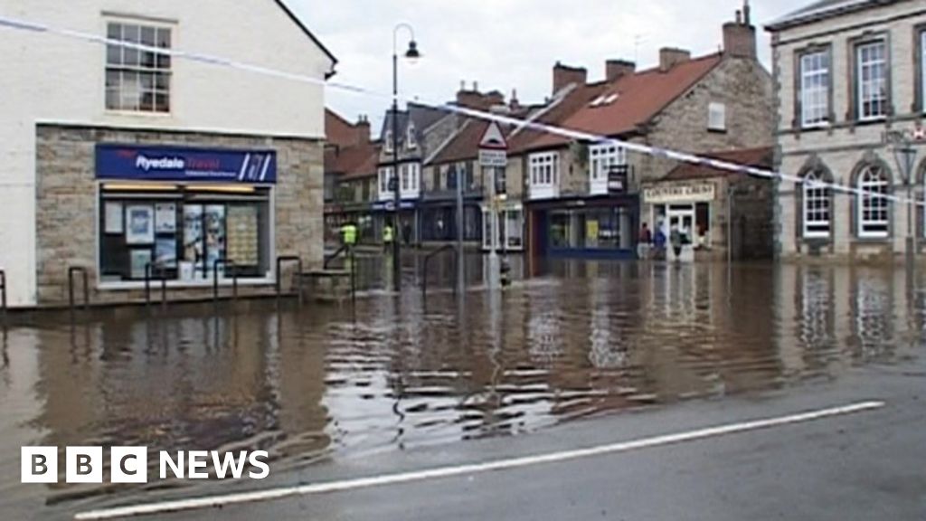 North Yorkshire flood defences scheme finished - BBC News