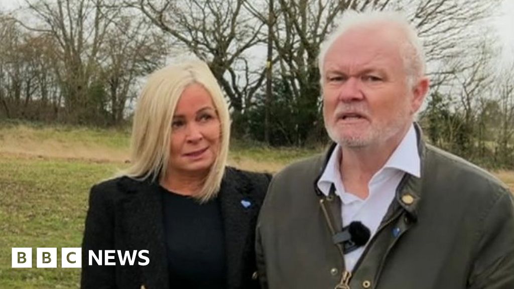 Kent family sets up mental health fund to support young people - BBC News