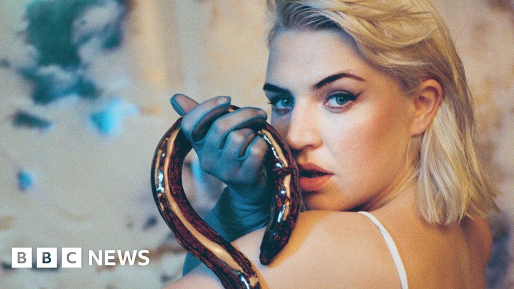 Self Esteem is better off on her own - BBC News